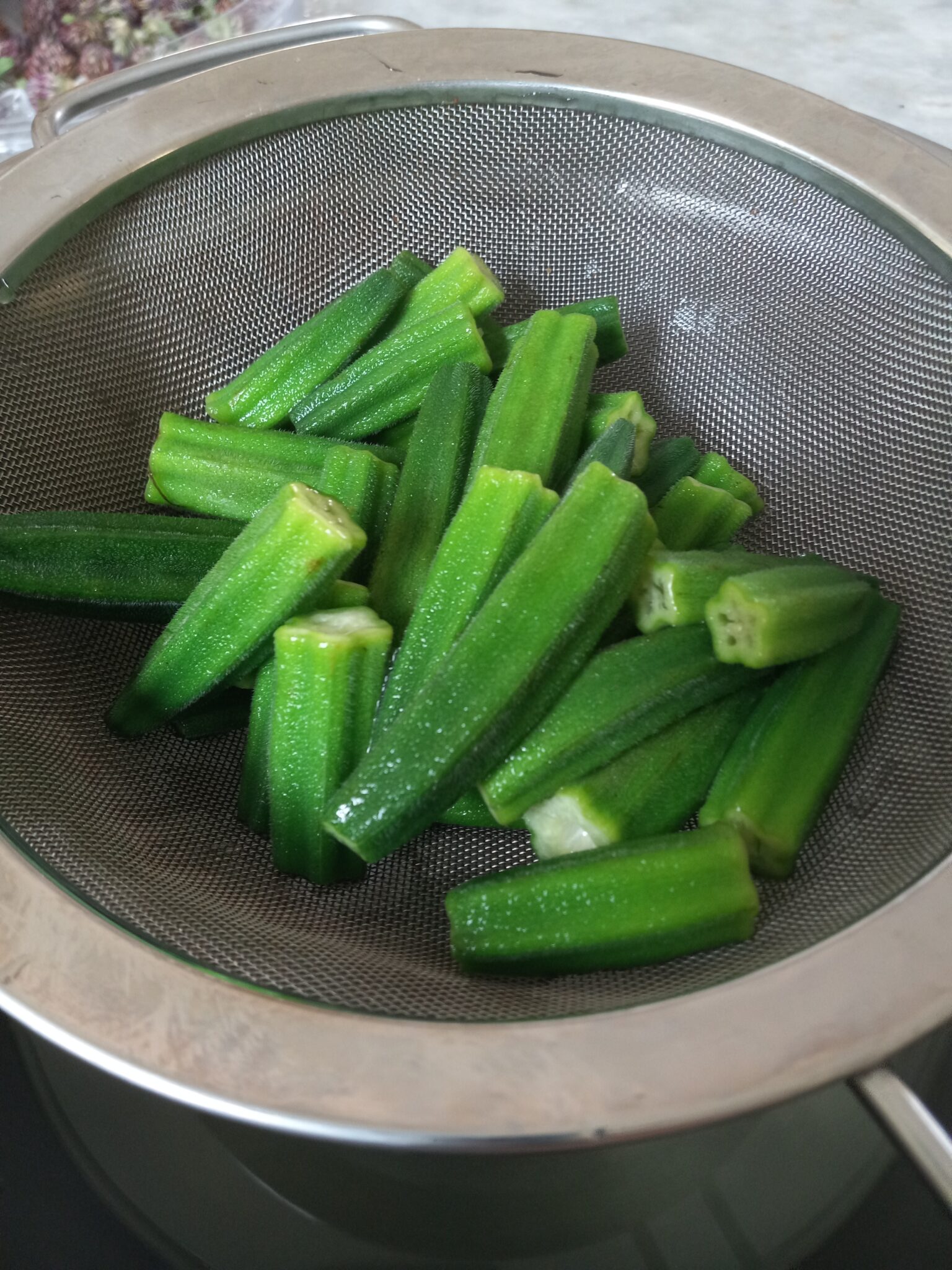 Blanched Okra (step-by-step instructions) - My Plant Base Plate